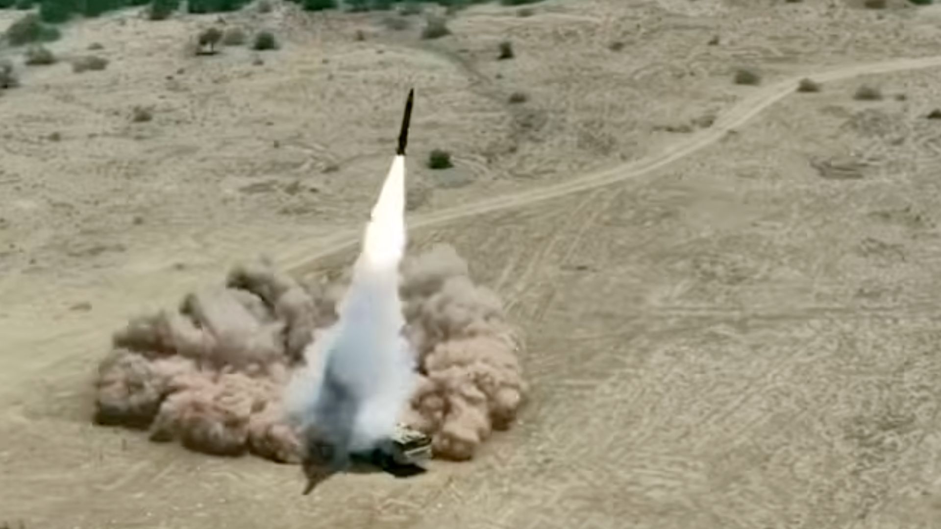 Pakistan Navy Fires ASBM from a Corvette - Quwa